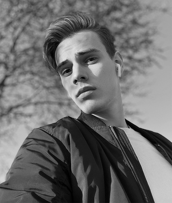 2Smart team in person: our mission and values | 2Smart